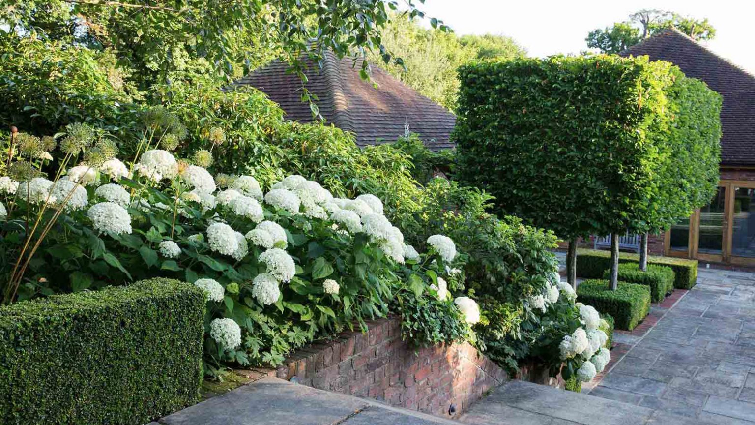 Garden and landscape designs by award winning designer Jo Thompson